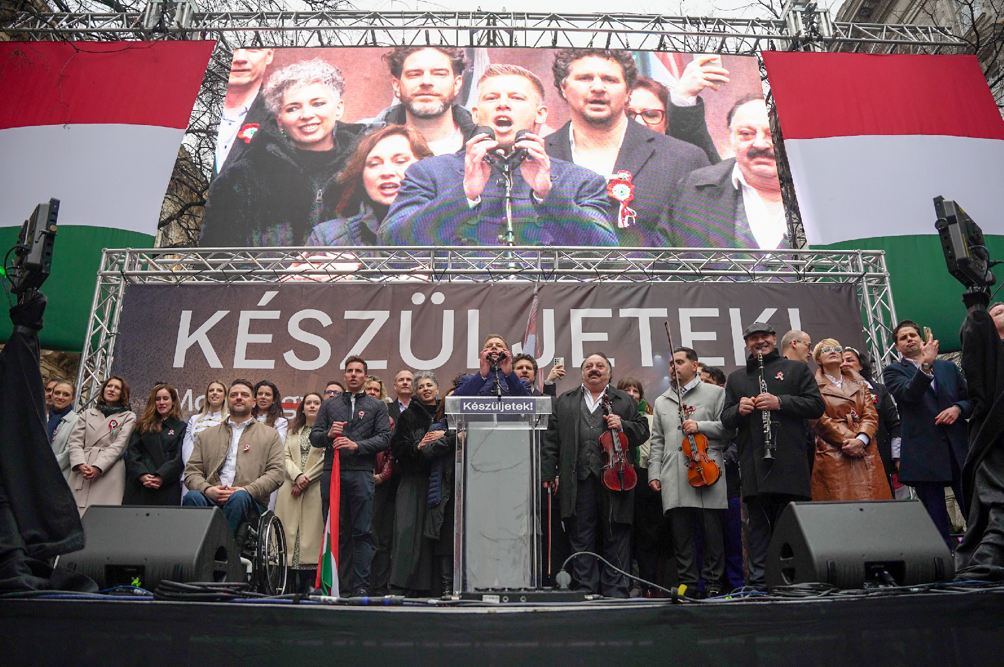 Magyar Péter: Magyarország jobbat érdemel, mint 3000 tolvajt | Magyar Narancs